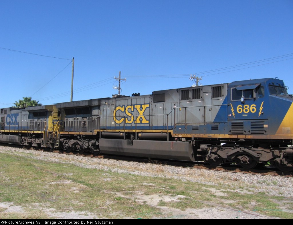 CSX 686